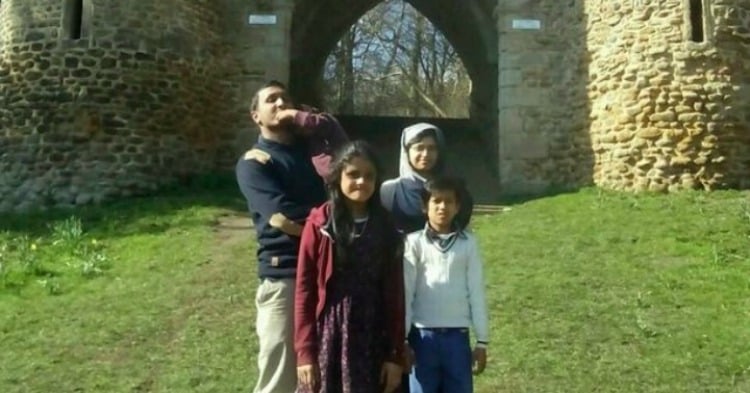 The latest example of a ghost photobomb is seriously spooky.