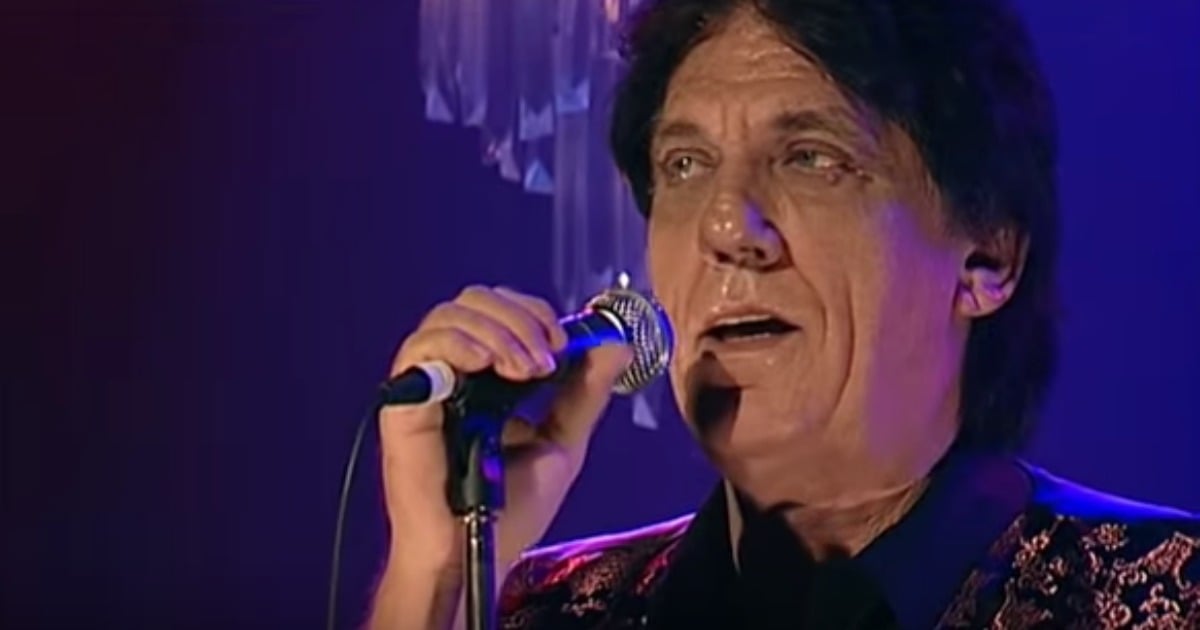 Jon English dead: Singer songwriter died from complications.