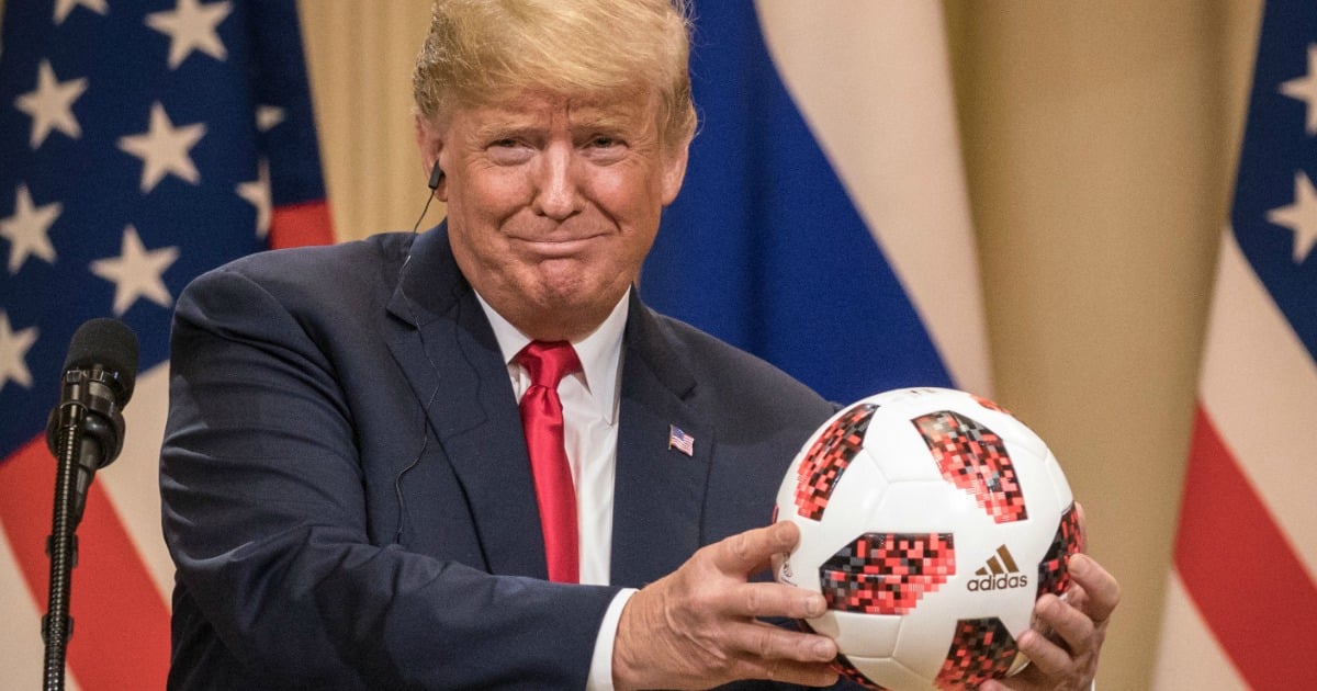 Donald Trump just threw a soccer ball at Melania in public.